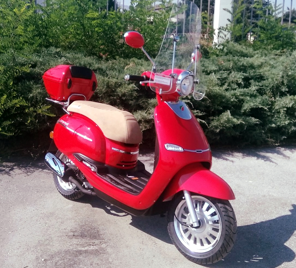 “Migliori Capri Rosso“- популарниот градски шармер во “Синпекс ...